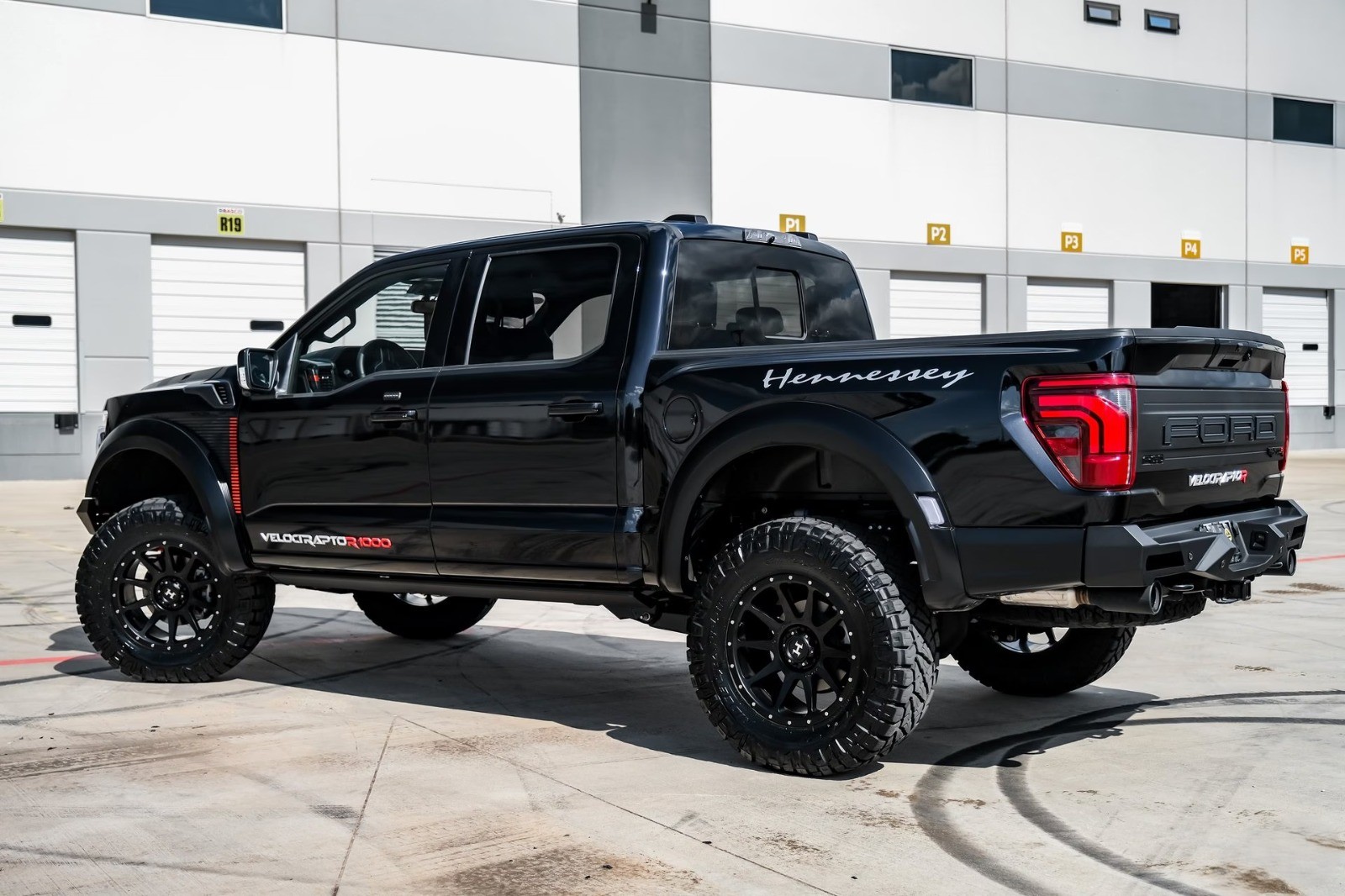 Ford F-150 Raptor R - Hennessey VELOCIRAPTOR 1000 HP - автосалон ...