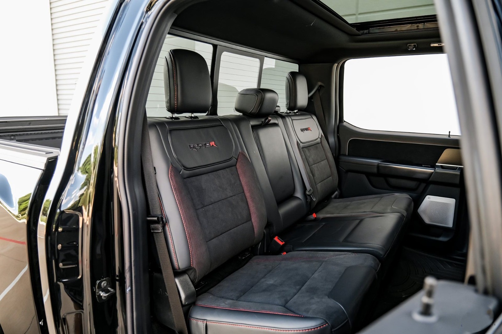 Ford F-150 Raptor R - Hennessey VELOCIRAPTOR 1000 HP - автосалон ...